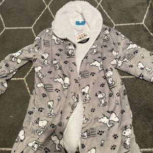 Peanuts | Intimates & Sleepwear | Peanuts Snoopy Poses And Paw Prints ...